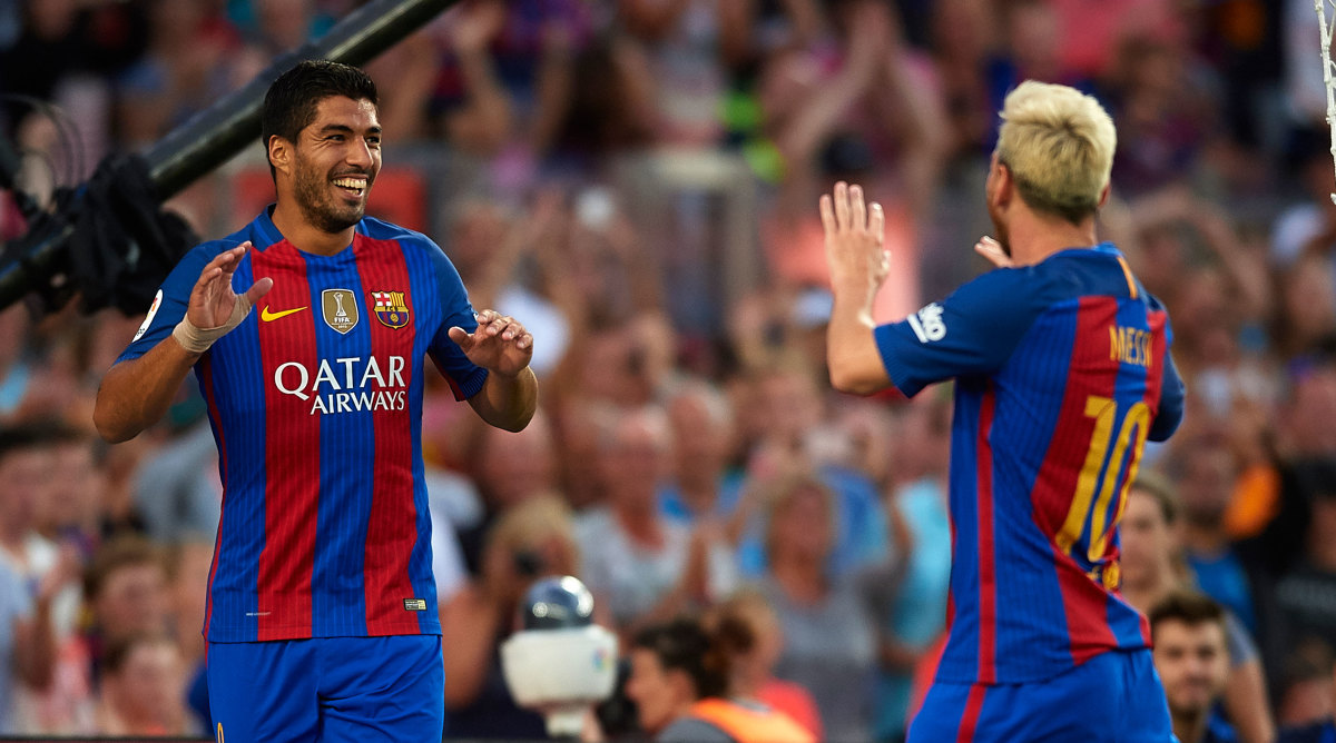 Lionel Messi bicycle kick assist finds Luis Suarez (video) - Sports ...