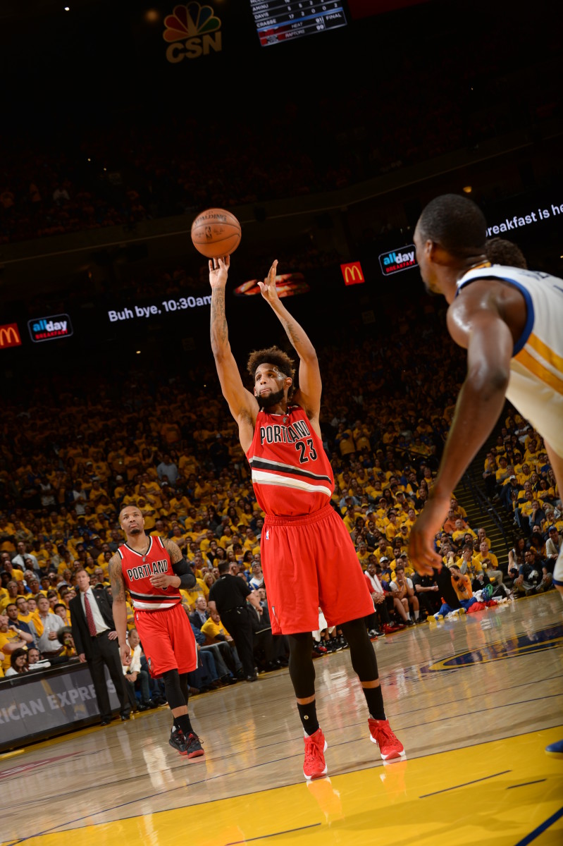 Allen Crabbe is staying in Portland; Meyers Leonard is, too - Sports ...