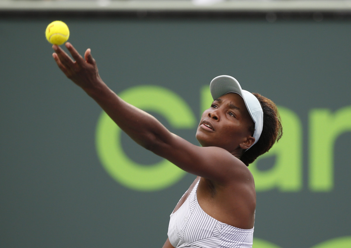 Venus Williams wins singles, loses doubles with Serena - Sports Illustrated
