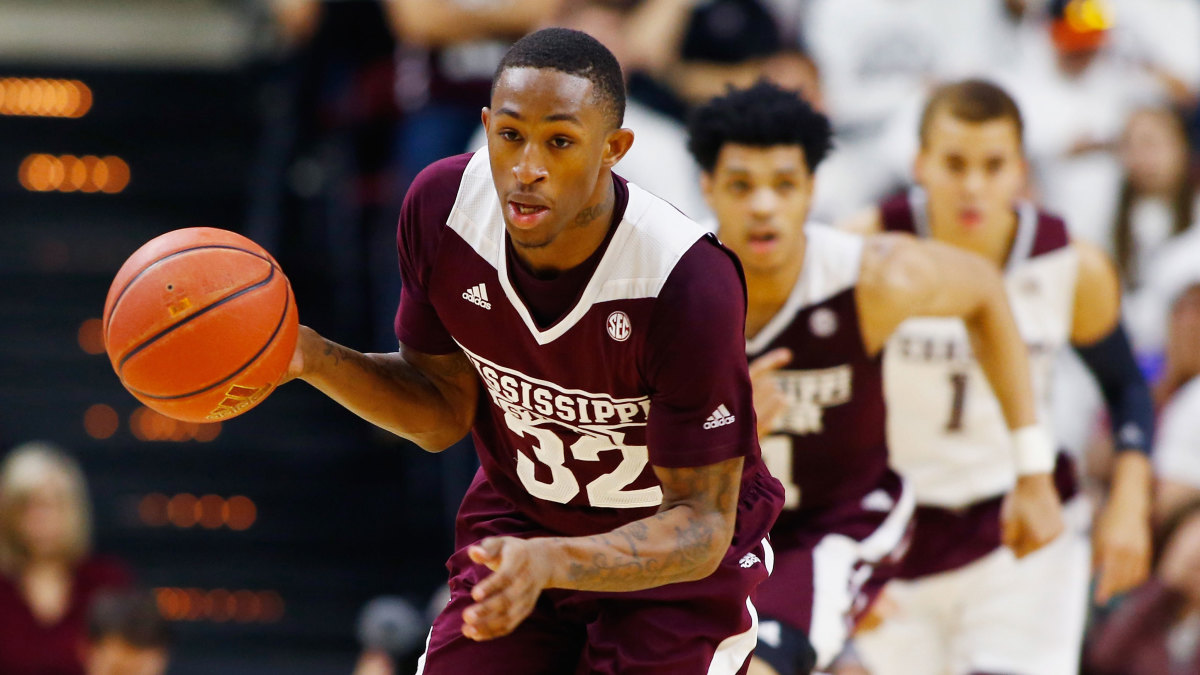 Craig Sword decks pancake mascot with miss at college dunk contest ...