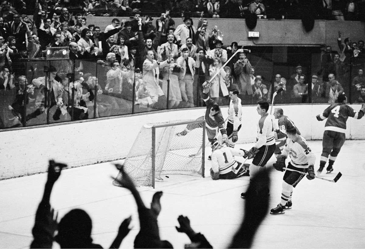 Gordie Howe was 'the ultimate professional hockey player' - Sports ...