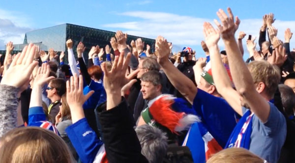 Iceland fans: Watch the clapping 'Huh' chant in Reykjavik - Sports ...