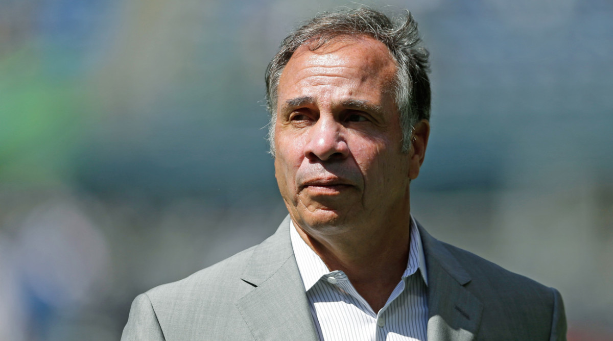 Bruce Arena expresses USMNT urgency; aims to settle midfield - Sports ...