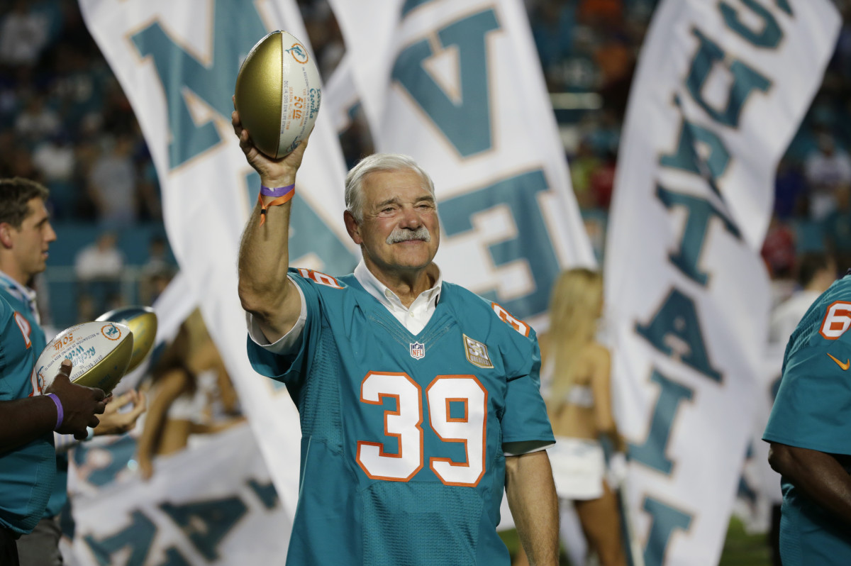 Moore's relief performance stirs memories of '72 Dolphins - Sports ...