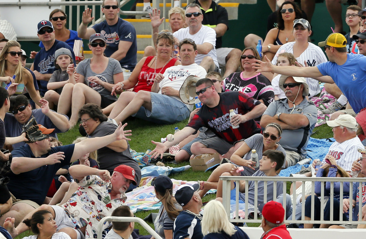 Nova pitches into 5th inning, Yankees beat Twins - Sports Illustrated