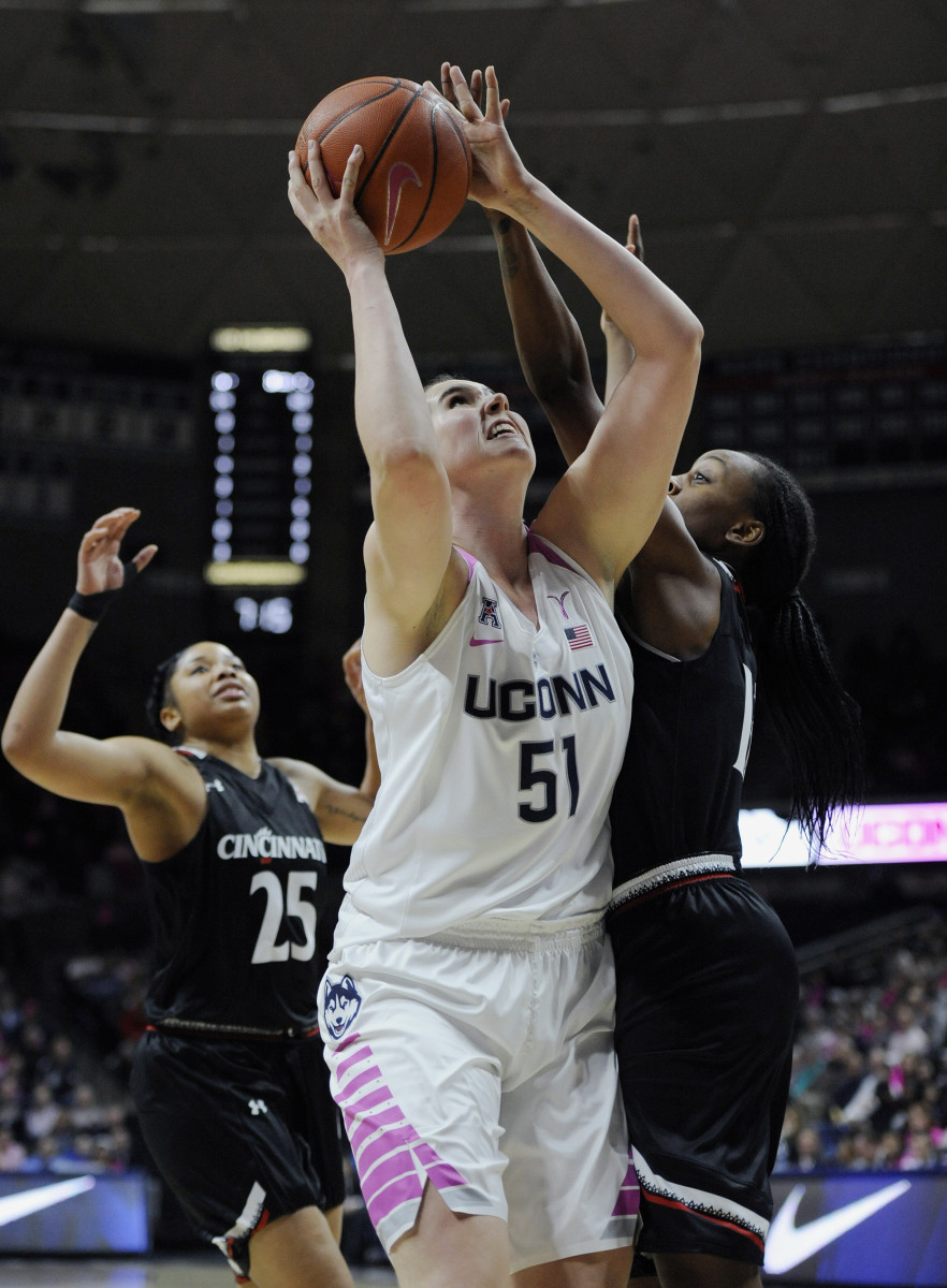 Top-ranked UConn wins 62nd straight, 88-34 over Cincinnati - Sports ...