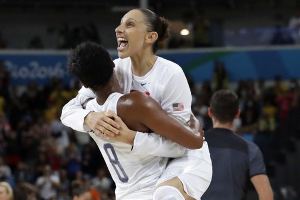 Good as gold: US women win 6th straight Olympic hoops title - Sports ...