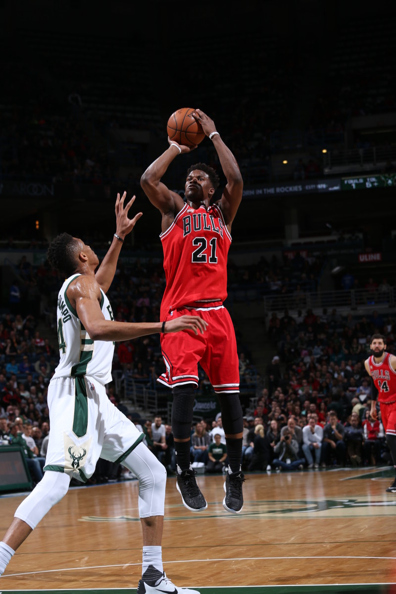 Jimmy Butler scores 25 points, Bulls hold off Bucks 102-98 - Sports ...