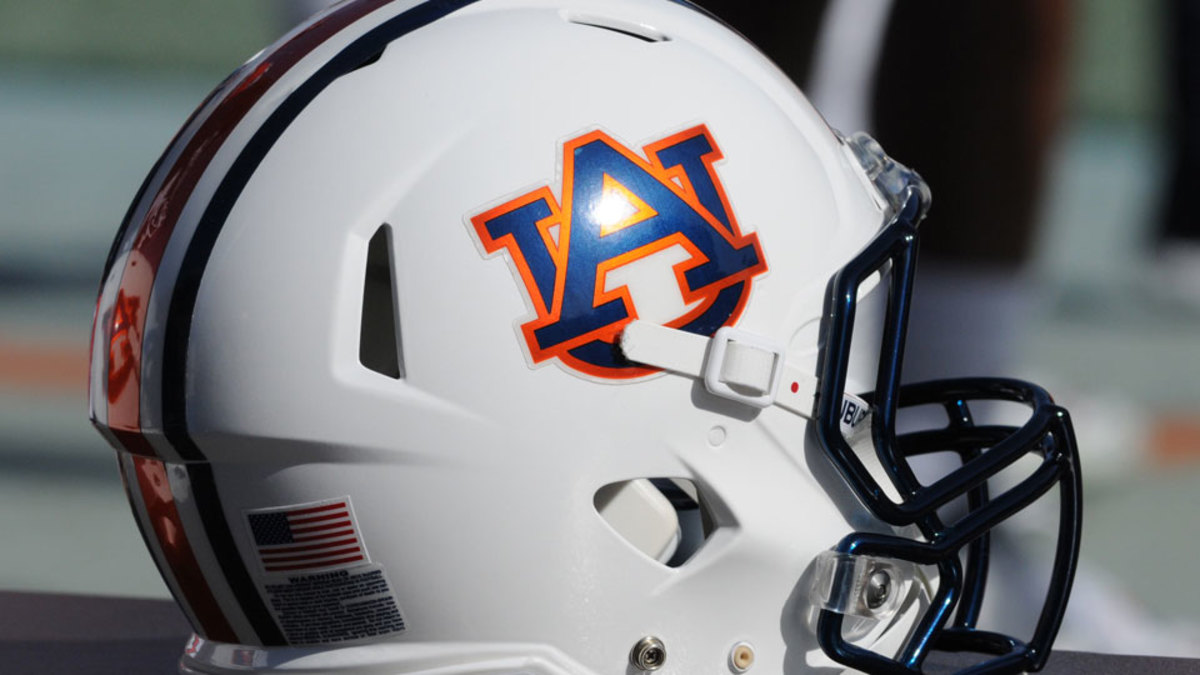 TJ Neal Jr transfer: Illinois LB to join Auburn Tigers - Sports Illustrated