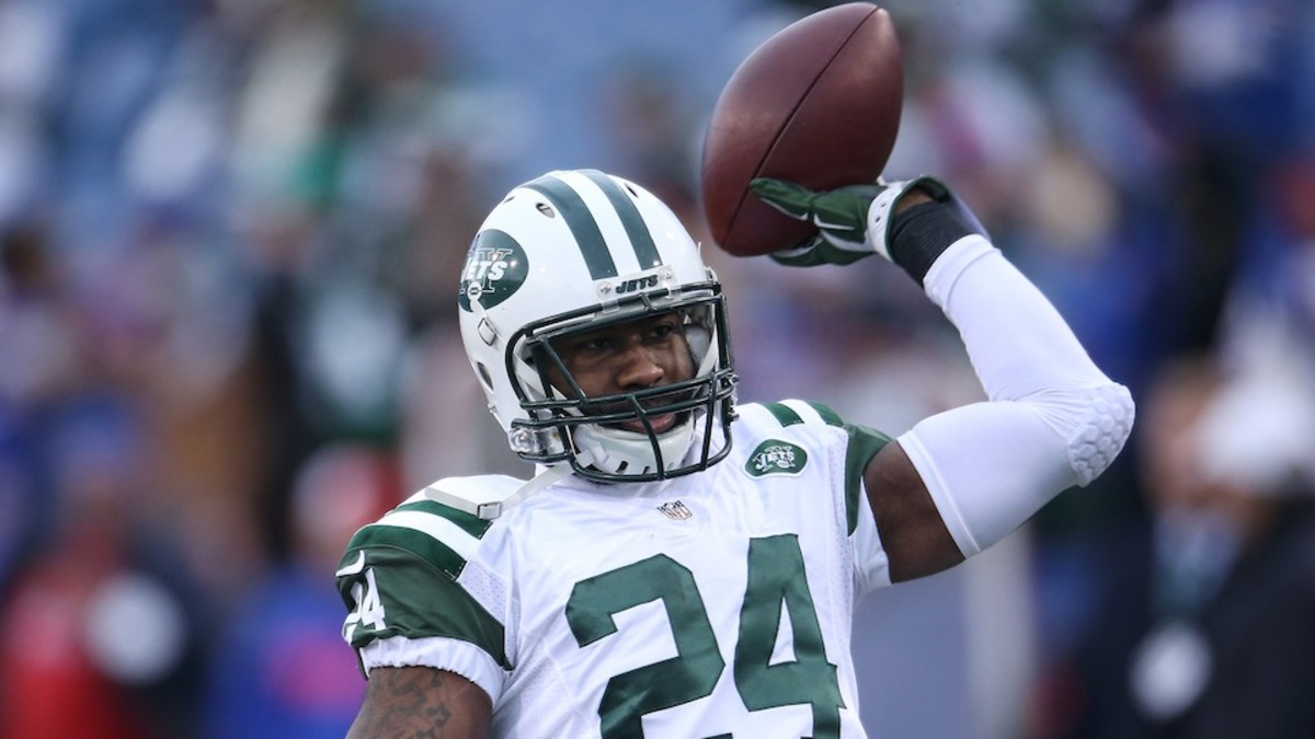 New York Jets: Darrelle Revis wrist procedure - Sports Illustrated