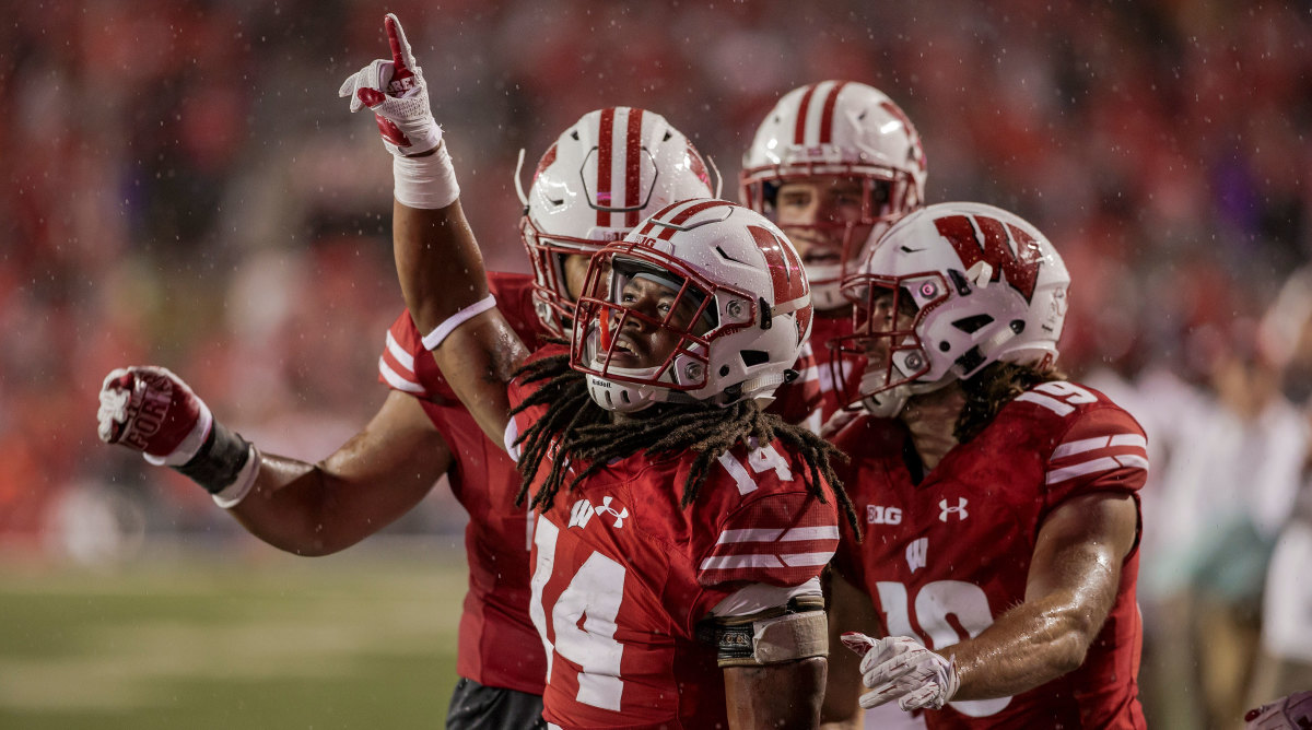 Watch Wisconsin vs Iowa online: Live stream, game time, TV - Sports ...