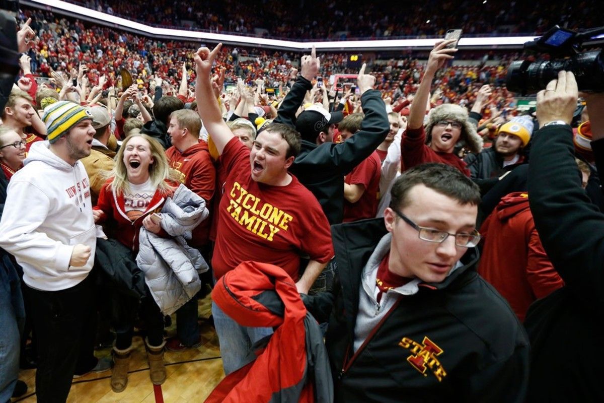 Iowa State students embark on weeklong campout for Kansas game - Sports ...