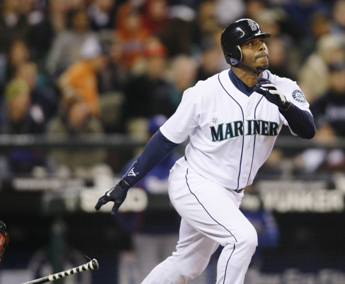 Griffey Jr goes to Hall with Mariners cap; Piazza with Mets - Sports ...