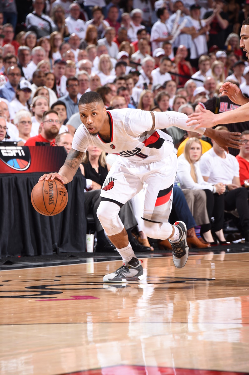 Lillard has 40, Blazers cut Warriors' advantage to 2-1 - Sports Illustrated