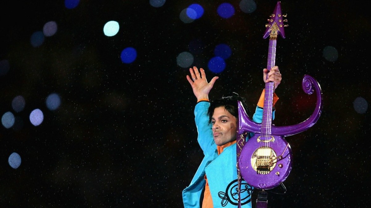 Prince’s Super Bowl XLI halftime performance - Sports Illustrated