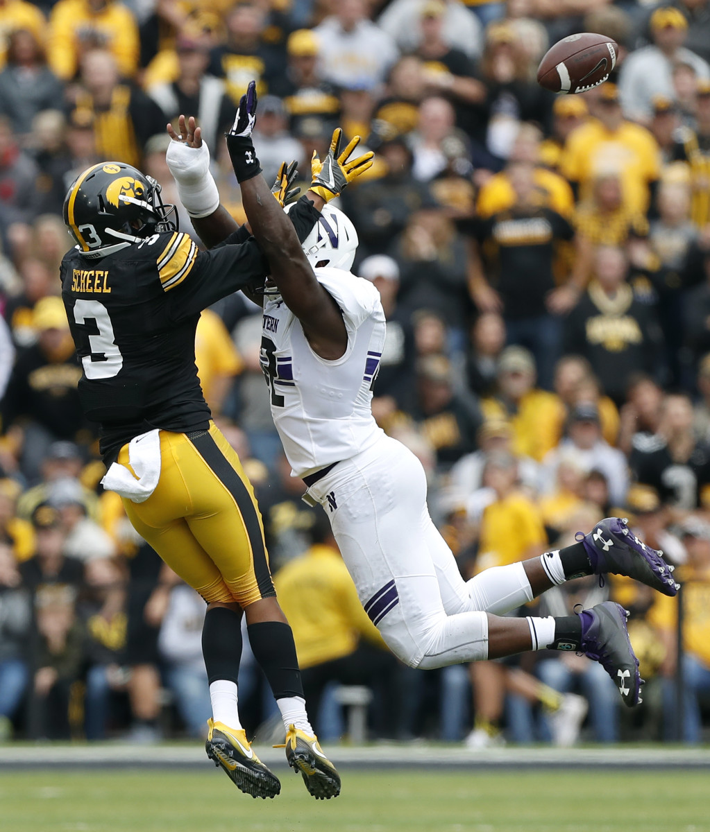 Iowa's struggling receivers crippling Hawkeyes offense - Sports Illustrated
