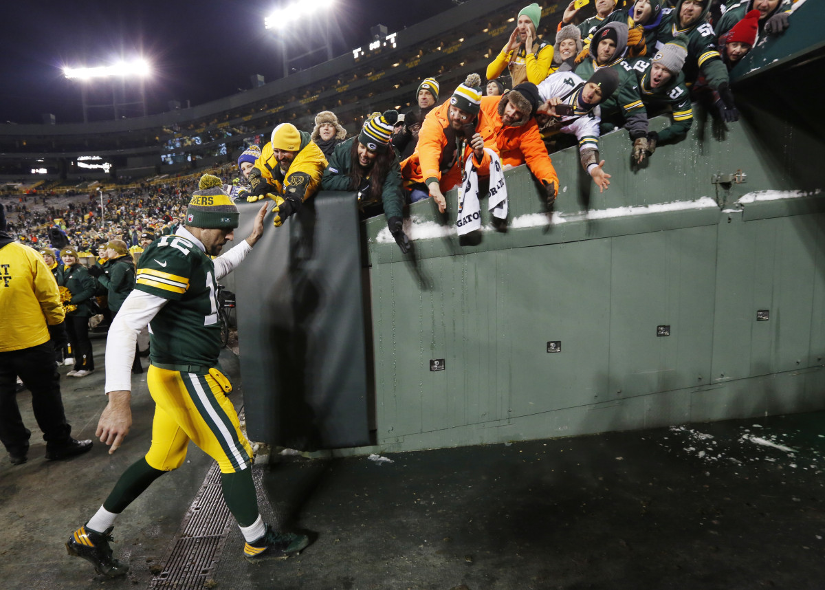 Fighting through injuries, surging Packers get December jolt - Sports ...