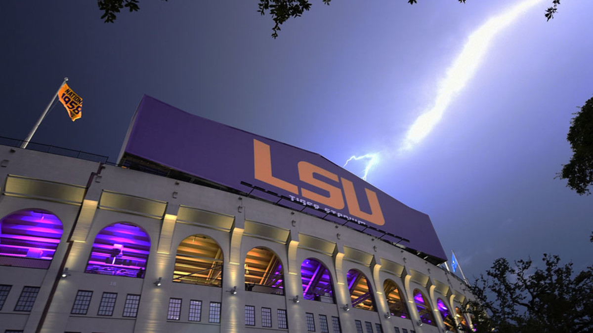 LSU spring practice closes with a joyous dance party - Sports Illustrated