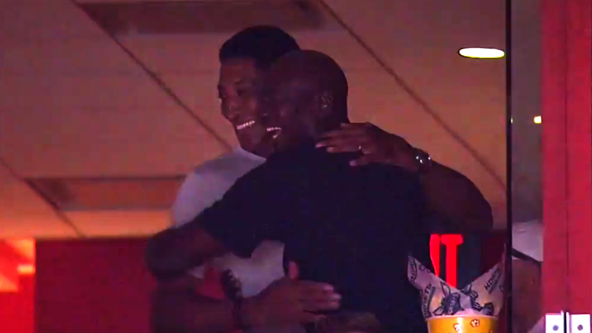 Mustard Minute: Top 3 hugs from this weekend’s NBA Playoffs - Sports ...