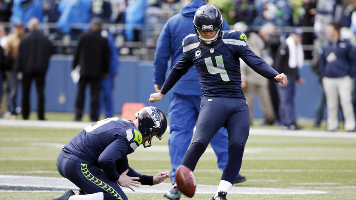 Photo: Seahawks K Steven Hauschka practices with frozen footballs ...