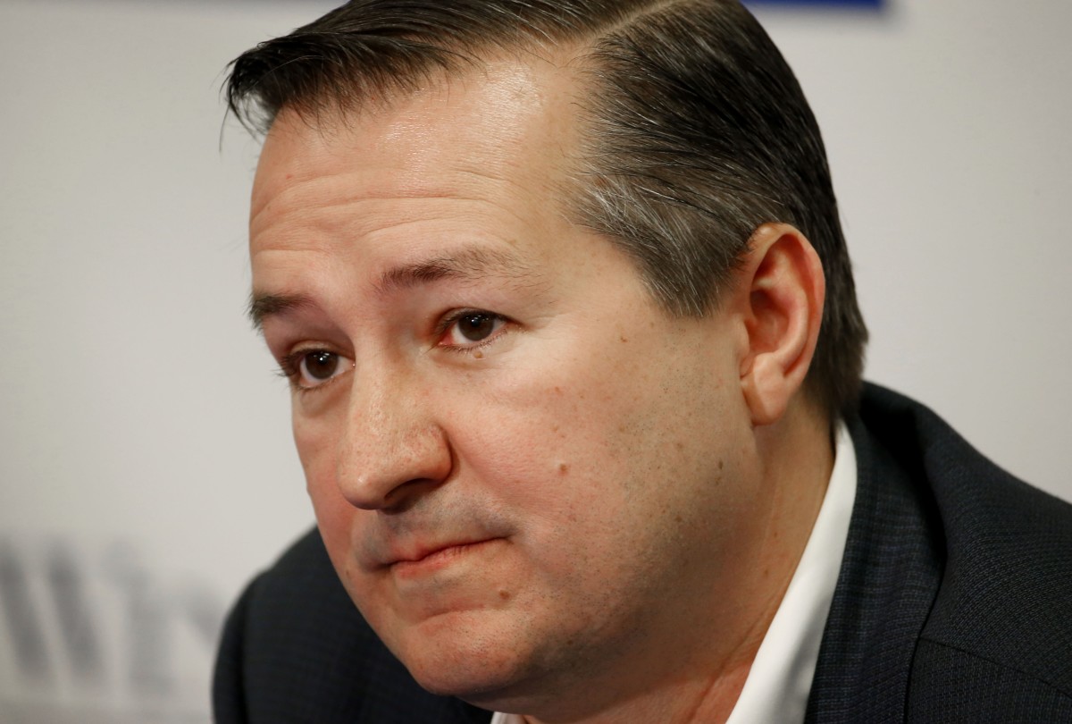 Cubs owner accepts hype, hints at new contract for Epstein - Sports ...