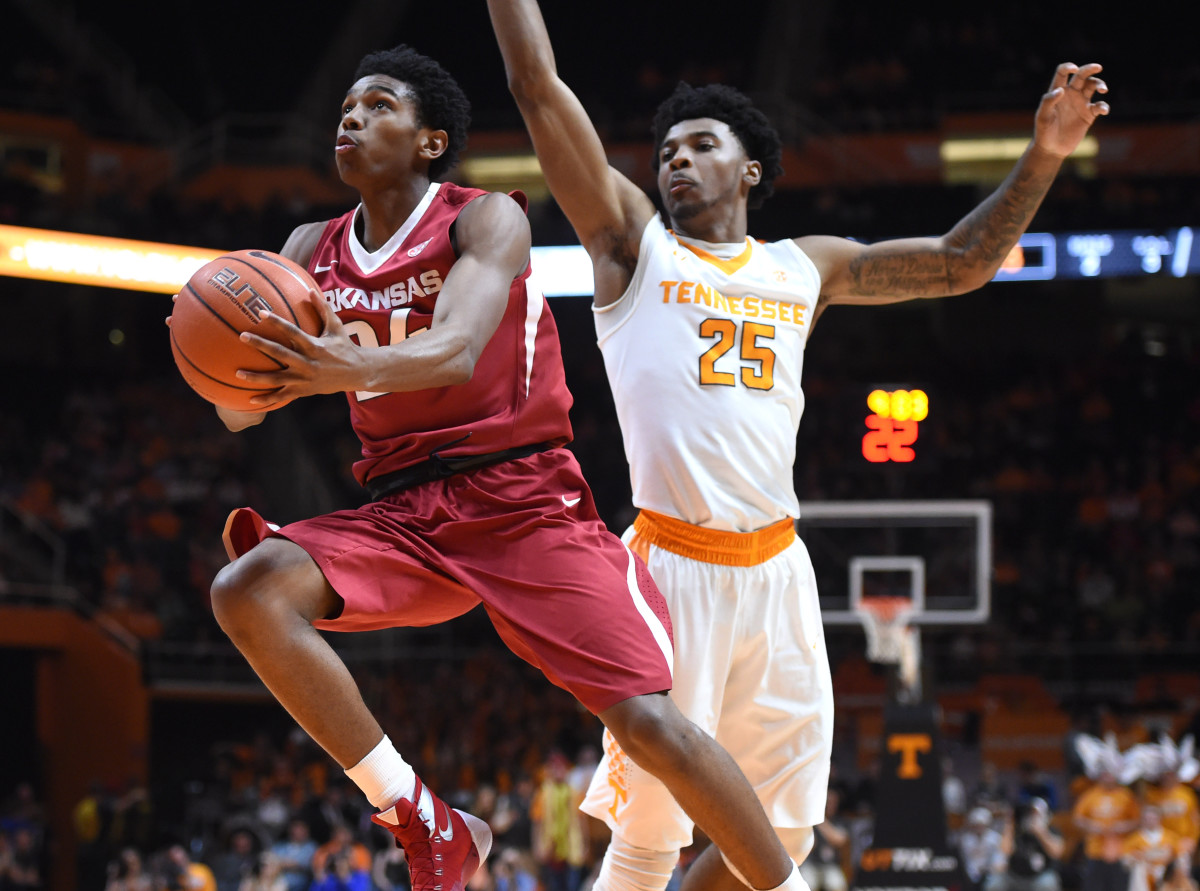 Arkansas uses 3-point attack to beat Tennessee 75-65 - Sports Illustrated