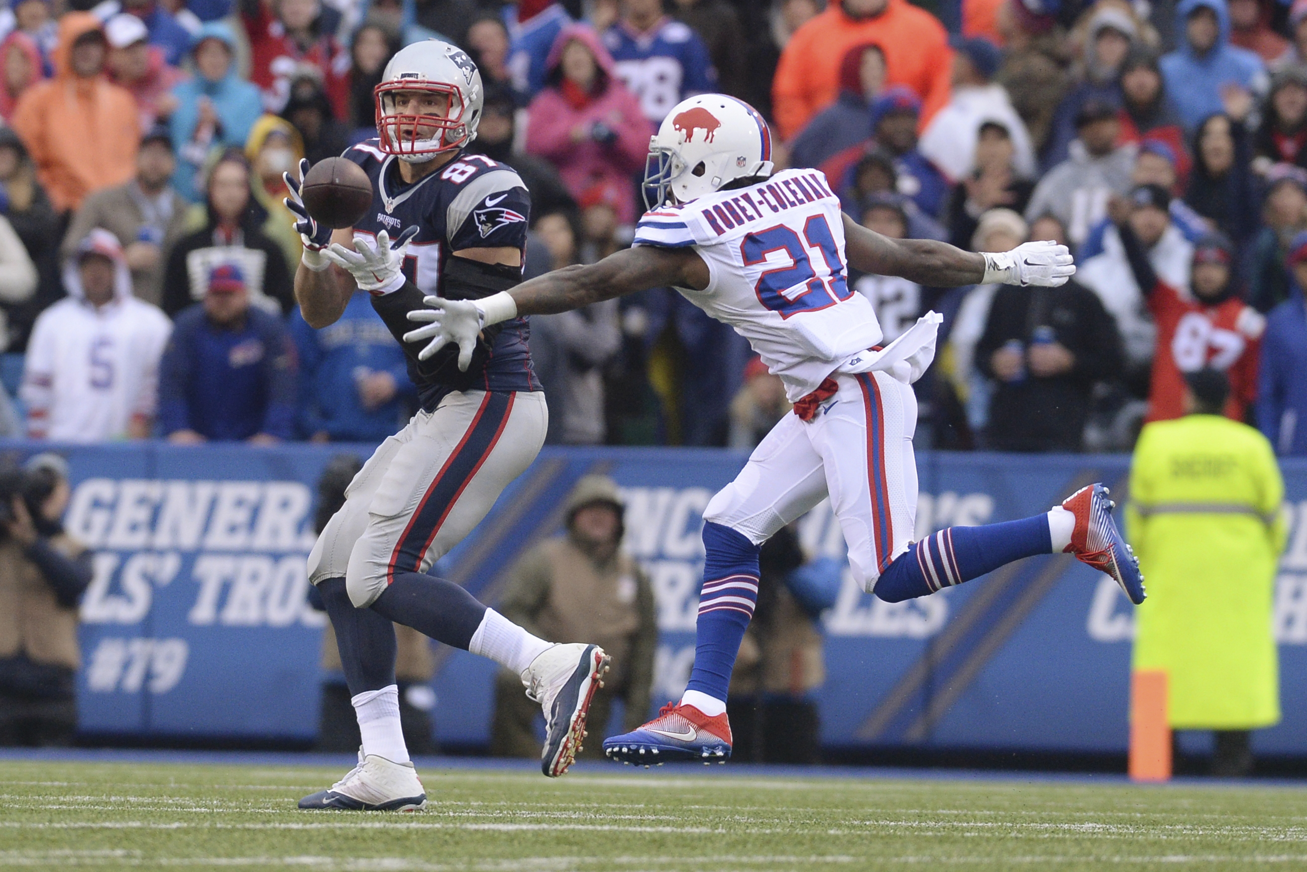 Gronk breaks Patriots TD record in Buffalo homecoming - Sports Illustrated