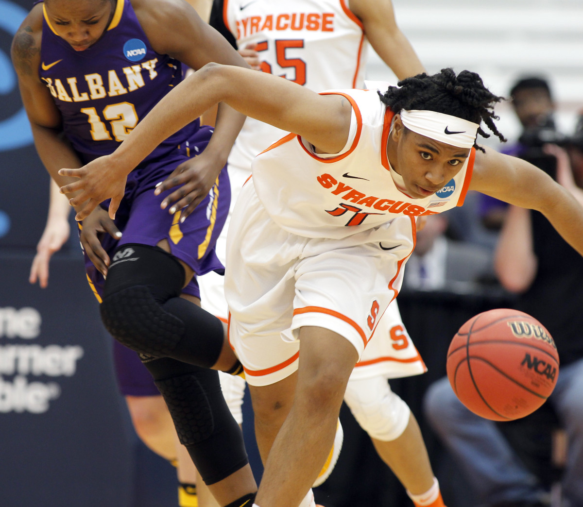 Sykes leads Orange to 2nd-round 76-59 win over Albany - Sports Illustrated