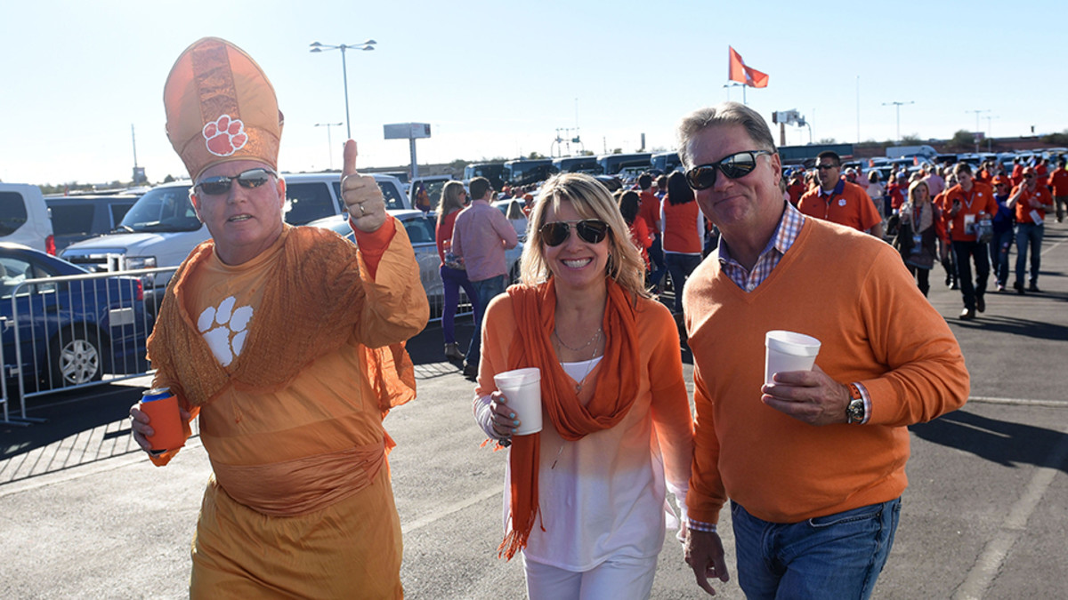 Clemson - Alabama: National championship game fan outfits (photo ...