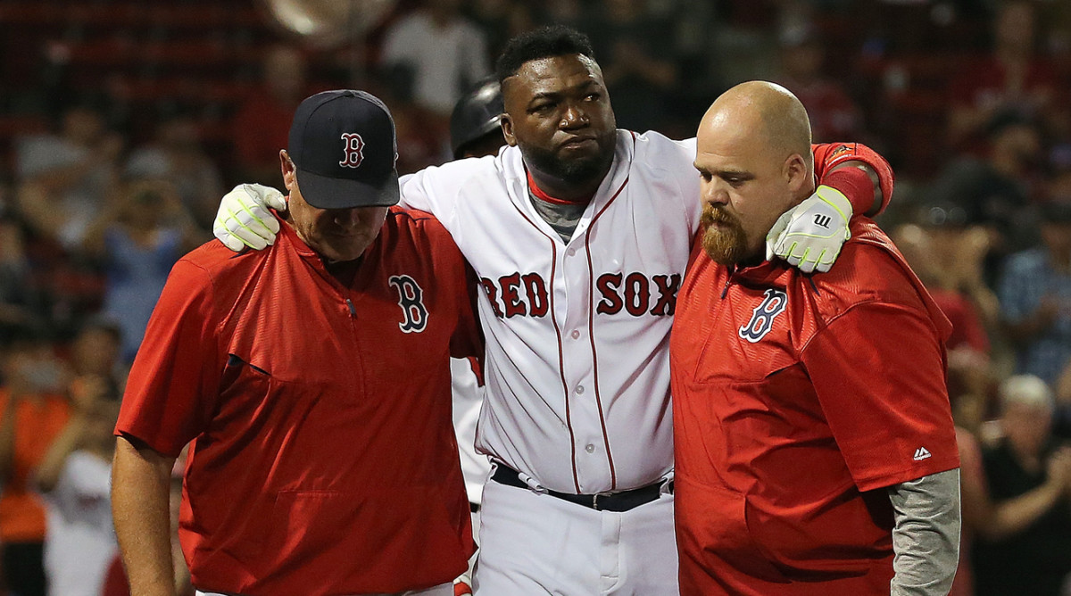 David Ortiz injury: Red Sox DH fouls ball off leg - Sports Illustrated