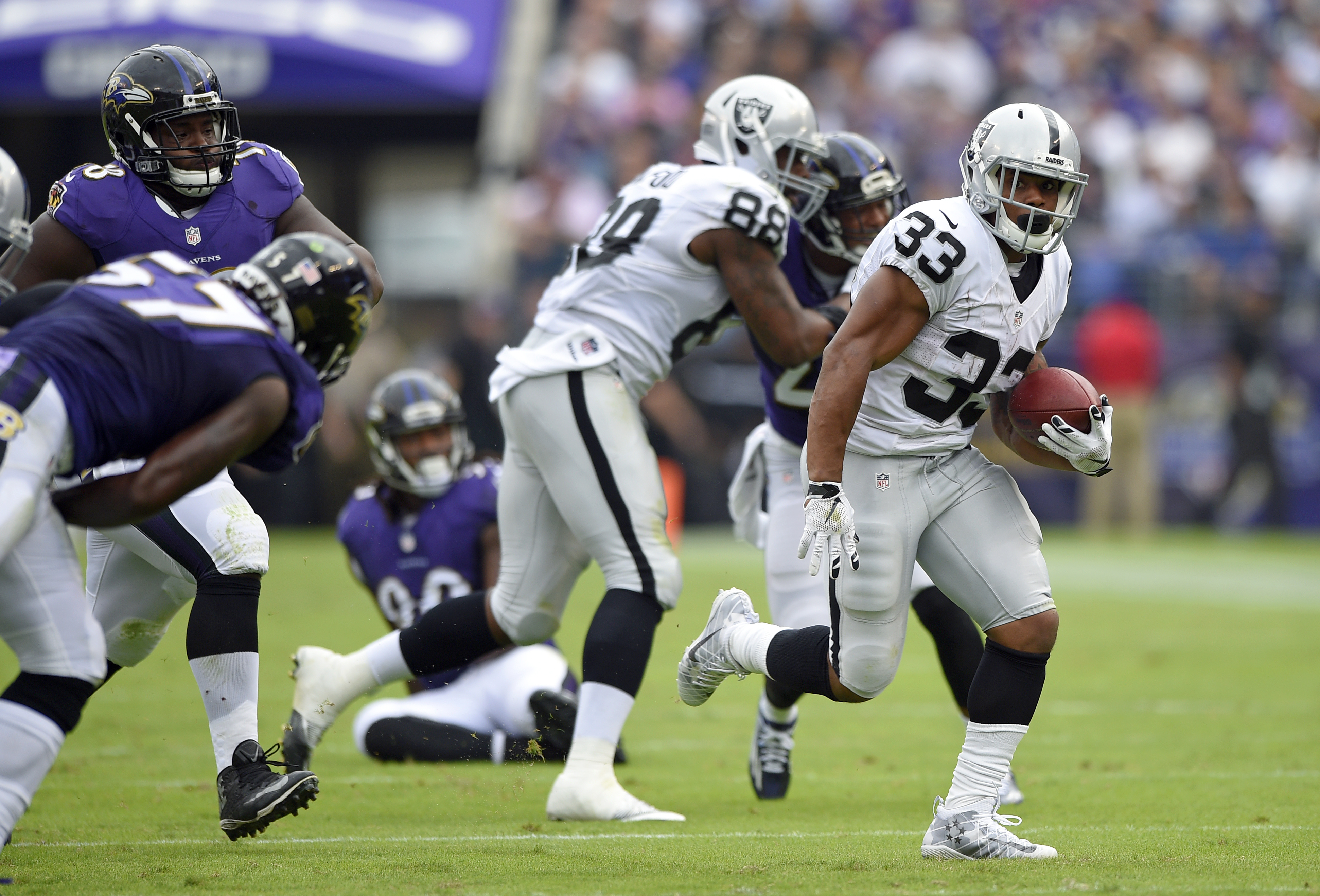 With Murray limping, Raiders turning to pair of rookie RBs - Sports ...