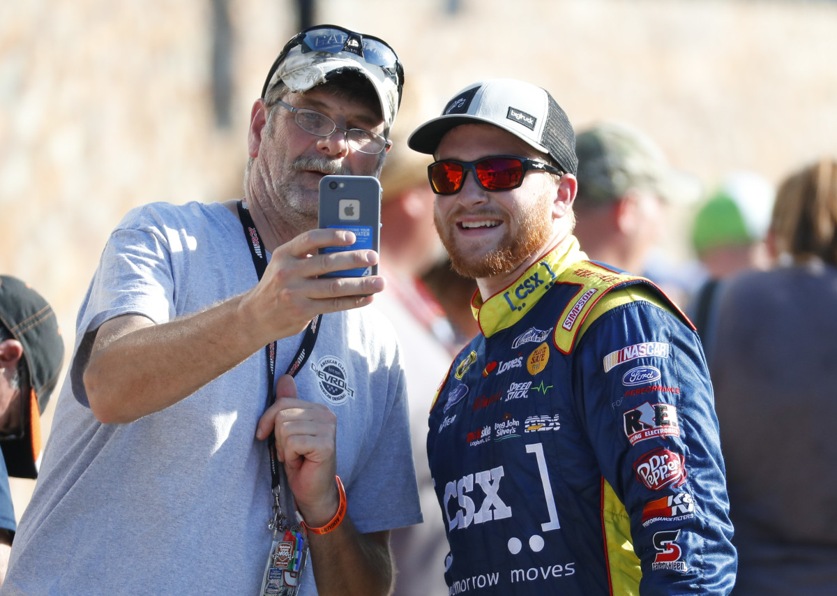 Buescher gets another obstacle in road to Chase - Sports Illustrated