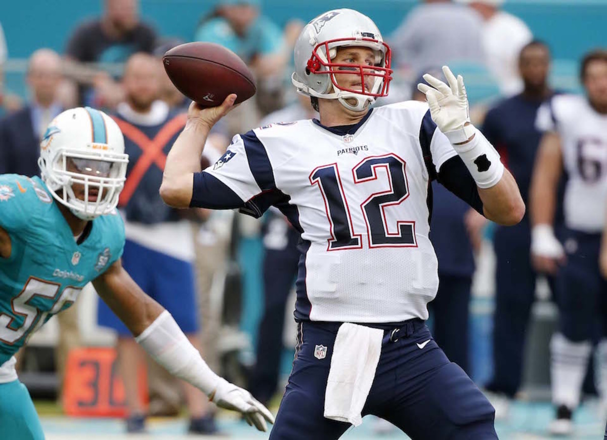 Tom Brady injury news: Patriots QB has sore ankle after hit - Sports ...