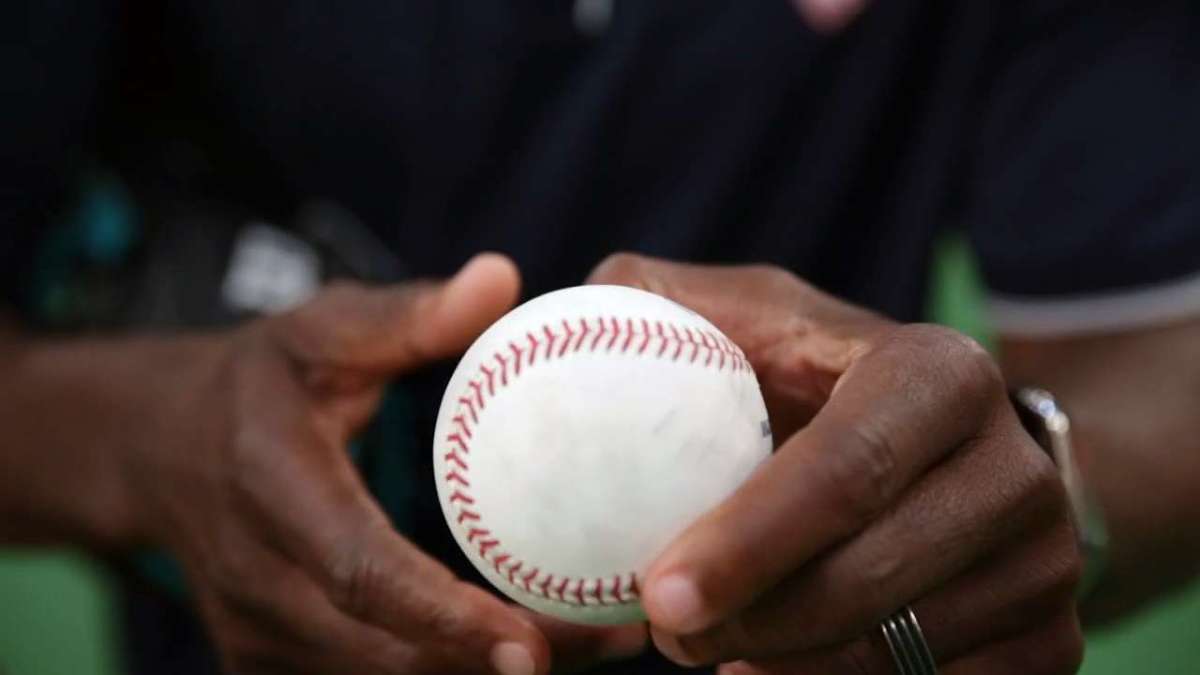 The Fundamentals of Throwing and Catching - Sports Illustrated