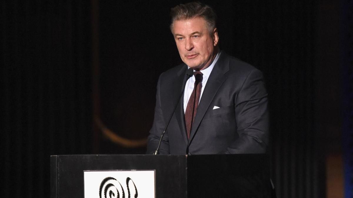 Alec Baldwin, Missy Elliott, Dan Marino team up in Super Bowl ad ...