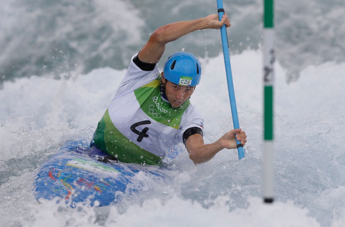 Inspired by Redgrave note, British kayaker wins slalom gold - Sports ...