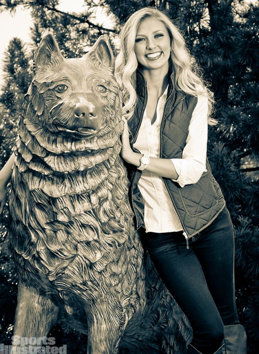 Cheerleader of the Week: Bailey - Sports Illustrated