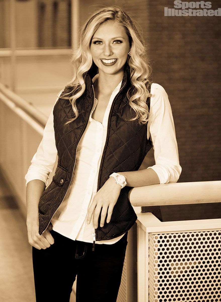 Cheerleader of the Week: Bailey - Sports Illustrated