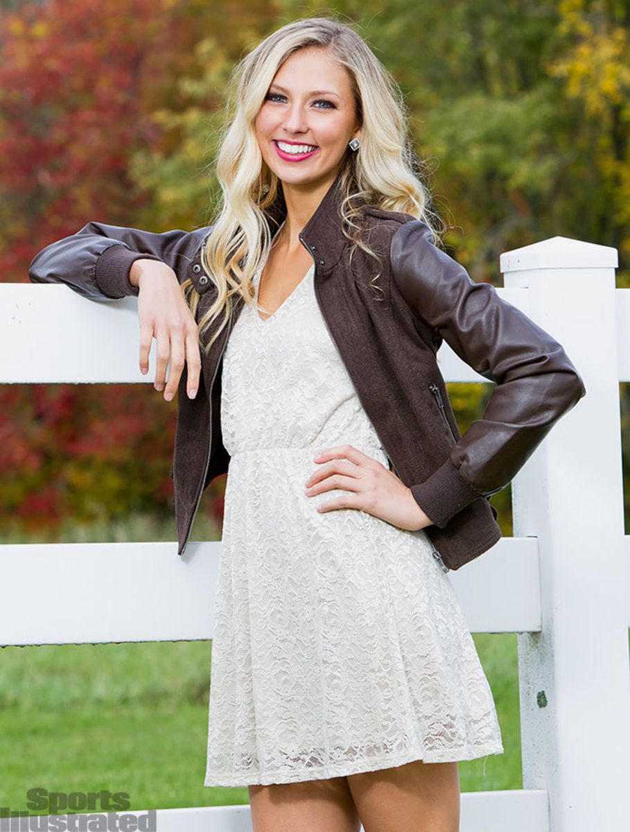 Cheerleader of the Week: Bailey - Sports Illustrated