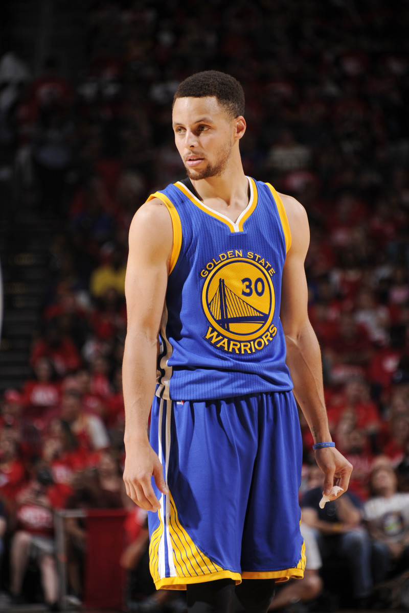 Curry doesn't start 2nd half with apparent knee injury - Sports Illustrated