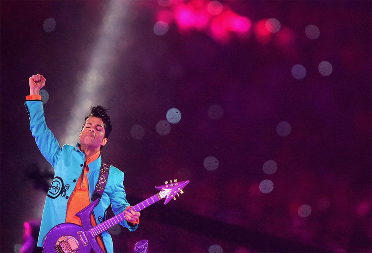Prince's Magnificent Performance at Super Bowl XLI - Sports Illustrated