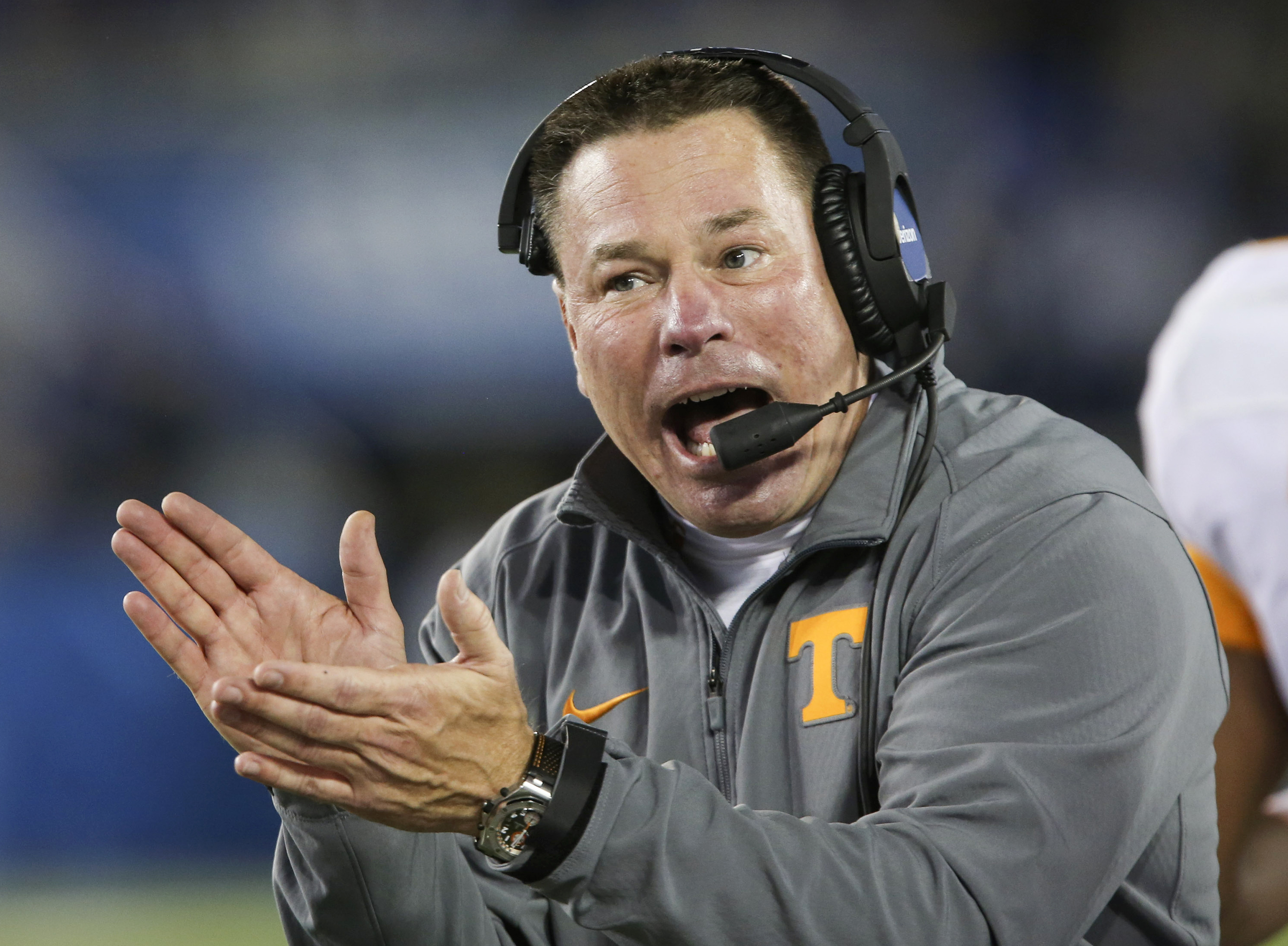 No. 9 Tennessee to wear helmet stickers honoring Pat Summitt - Sports ...