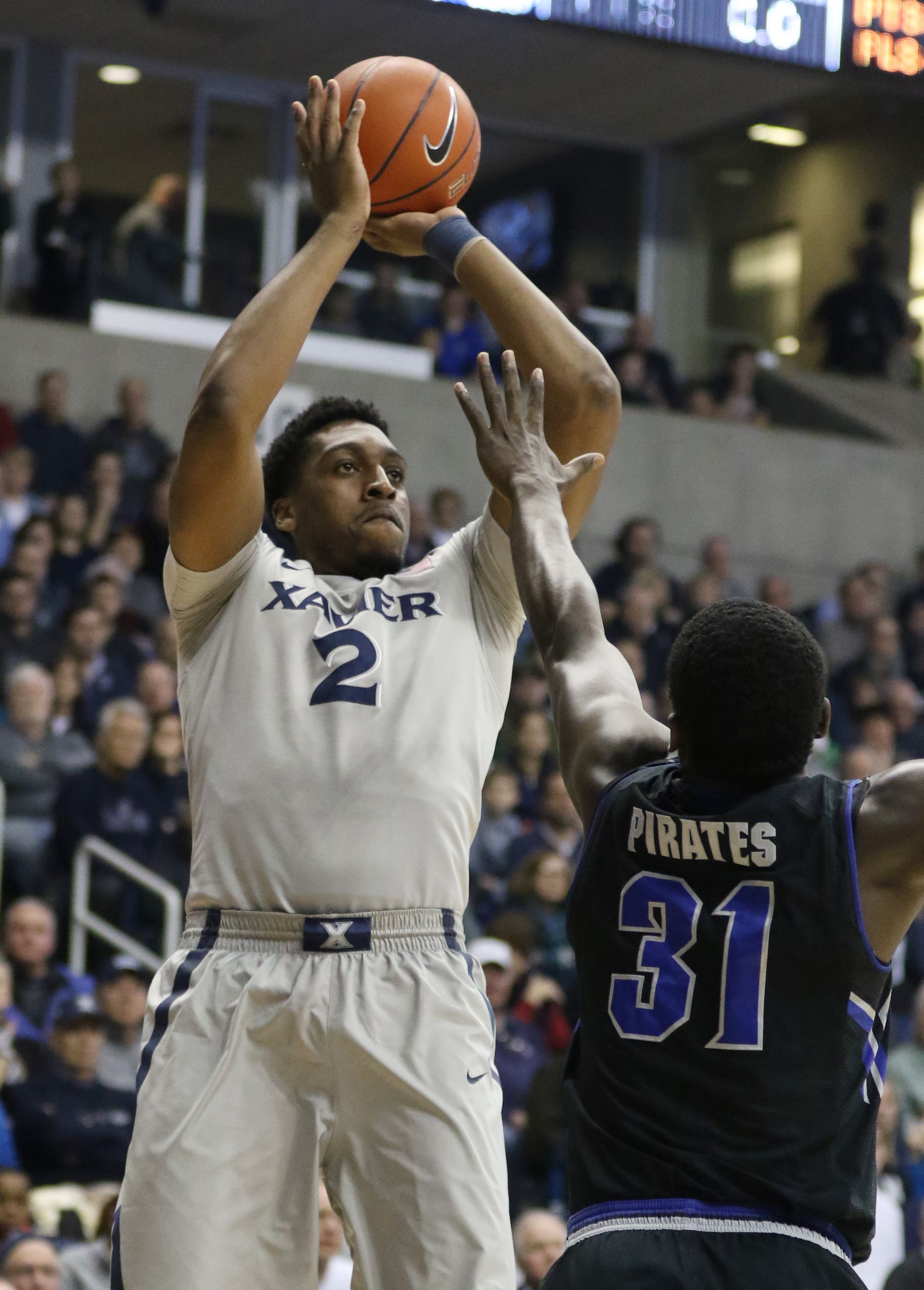 James Farr leads No. 5 Xavier over Seton Hall 84-76 - Sports Illustrated