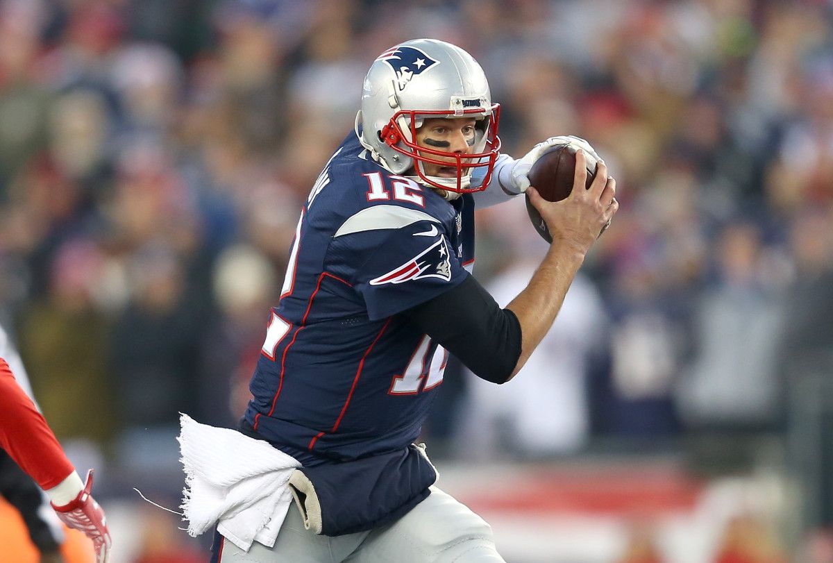 Video: Tom Brady runs twice, scores for Patriots vs Chiefs - Sports ...