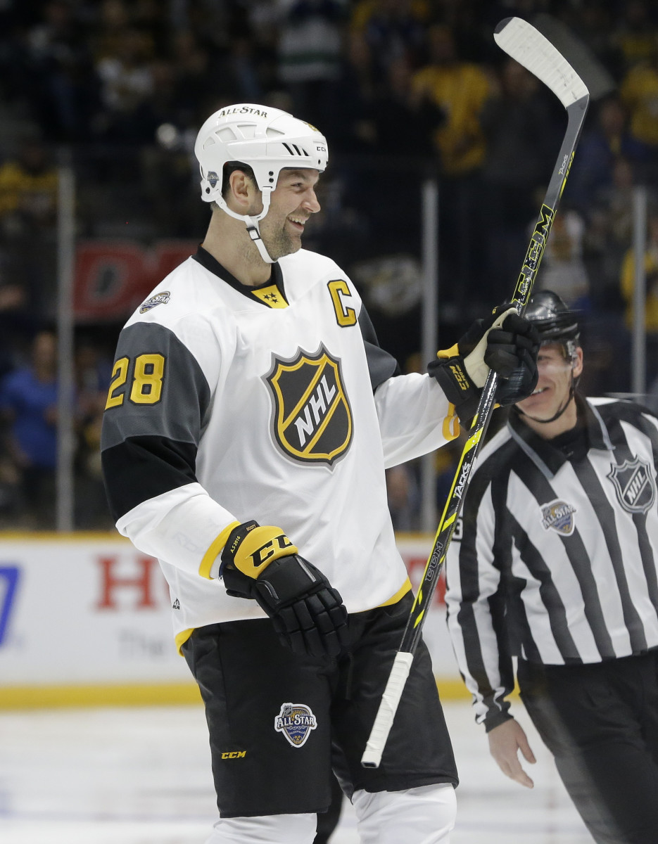 Enforcer John Scott scores 1st All-Star goal for Pacific - Sports ...