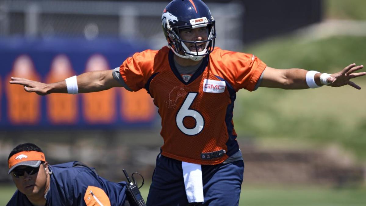 Denver Broncos QB spotlight: Sanchez vs. Lynch - Sports Illustrated