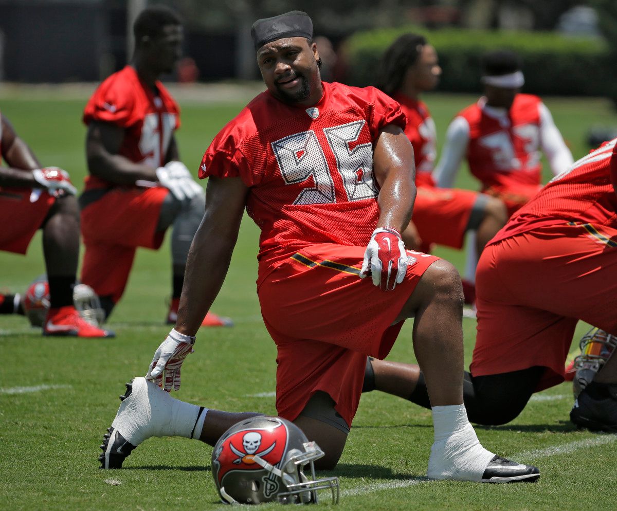 Falcons sign veteran defensive lineman Cliff Matthews - Sports Illustrated