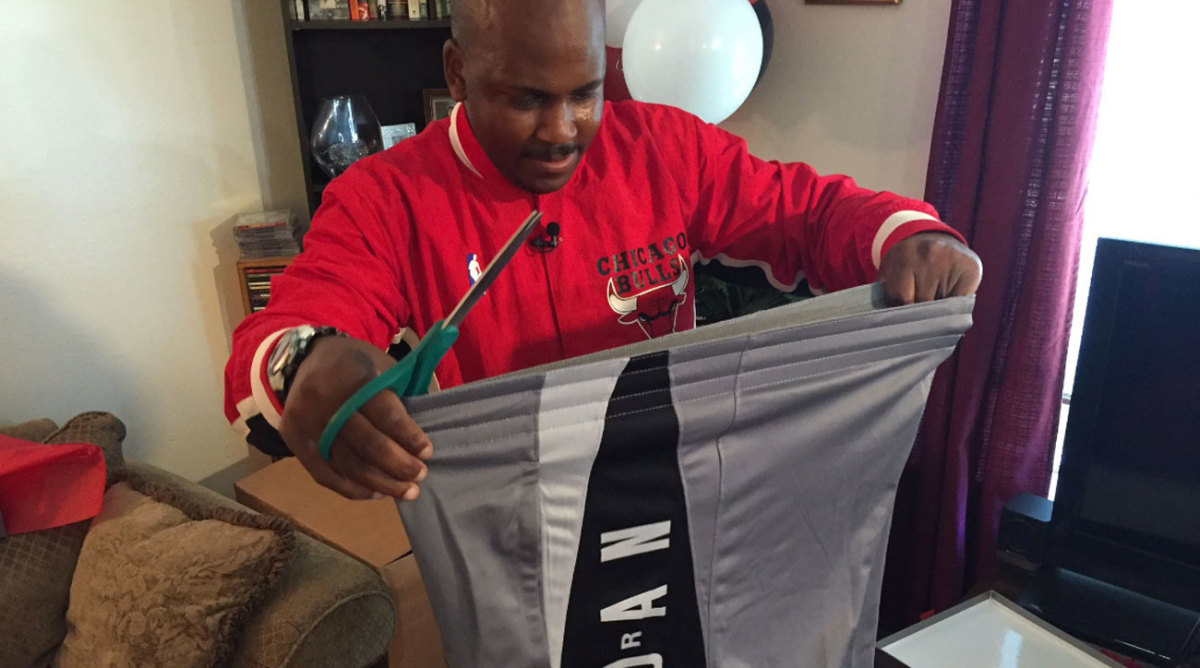 Michael Jordan sends internet pickup game MJ free gear - Sports Illustrated