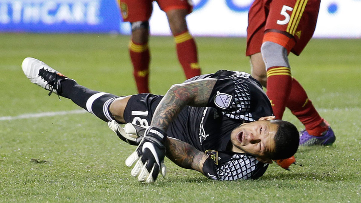 Nick Rimando save: RSL goalkeeper makes ridiculous play (VIDEO ...