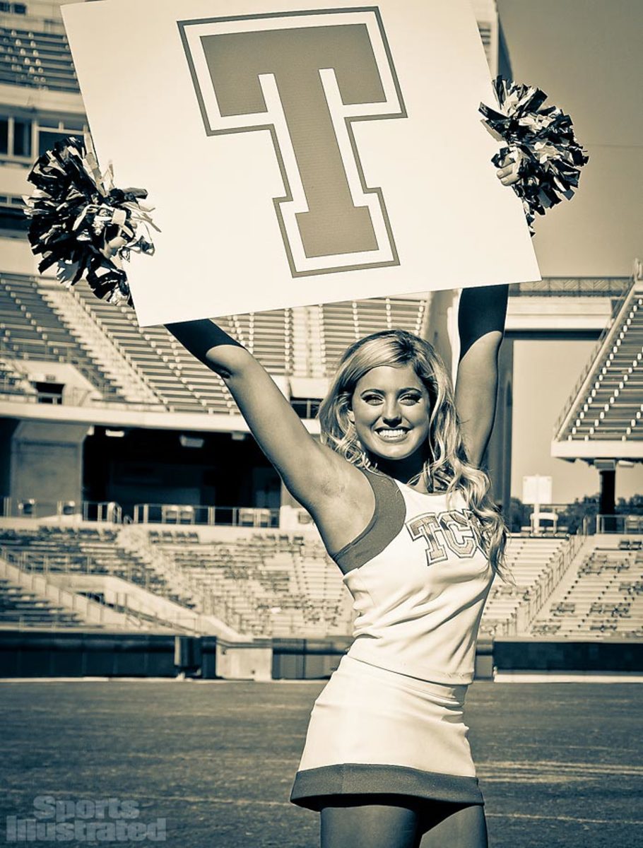 Cheerleader of the Week: Jordan - Sports Illustrated